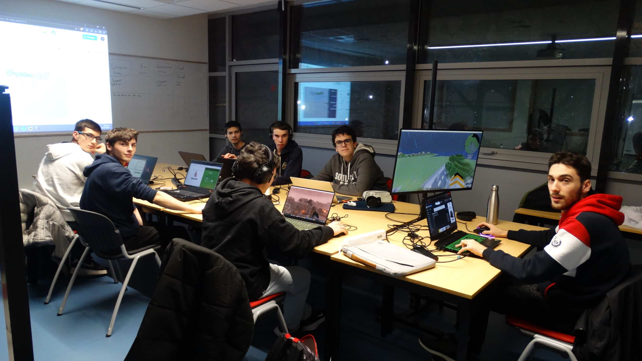 Au cœur de la Nuit de l’Info organisée sur les campus CESI ! – CESI